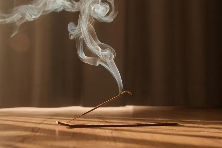 Find Your Scent: What Does Incense Smell Like? | Snif